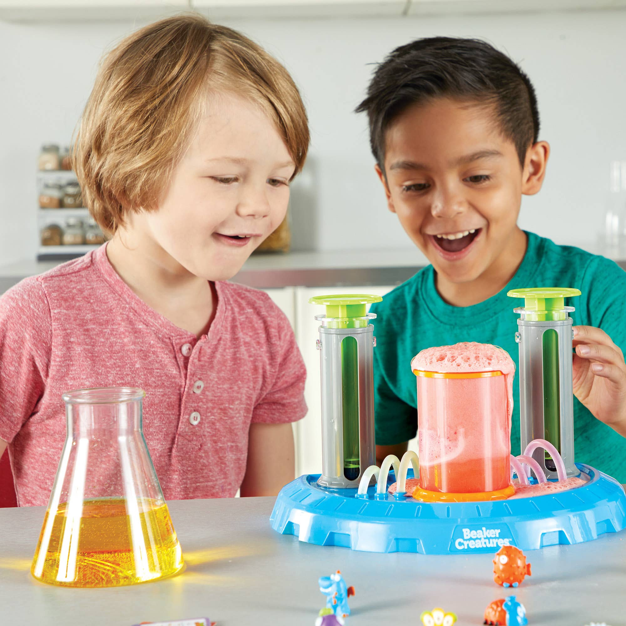 Beaker Creatures® Liquid Reactor Super Lab – Pinwheels Toys & Games